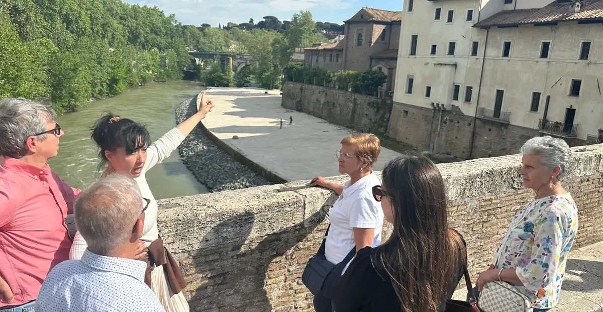 Tiberine Island Private Tours - Rome's Ship Island Guide - Raphael Tours